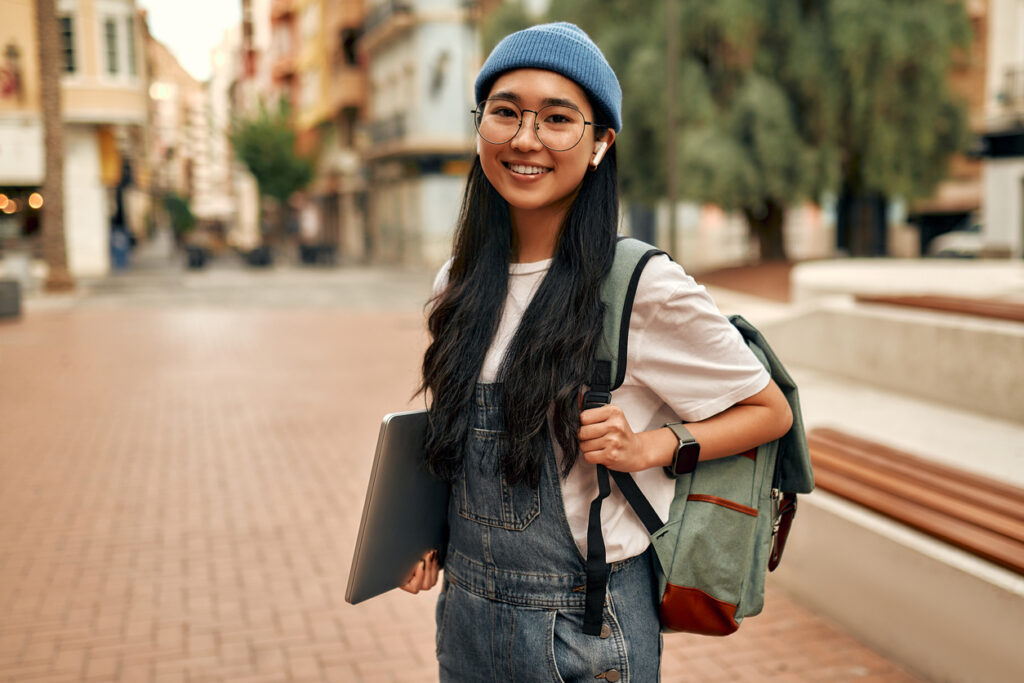 Peterson's Ultimate Guide to Getting Into College - Peterson's